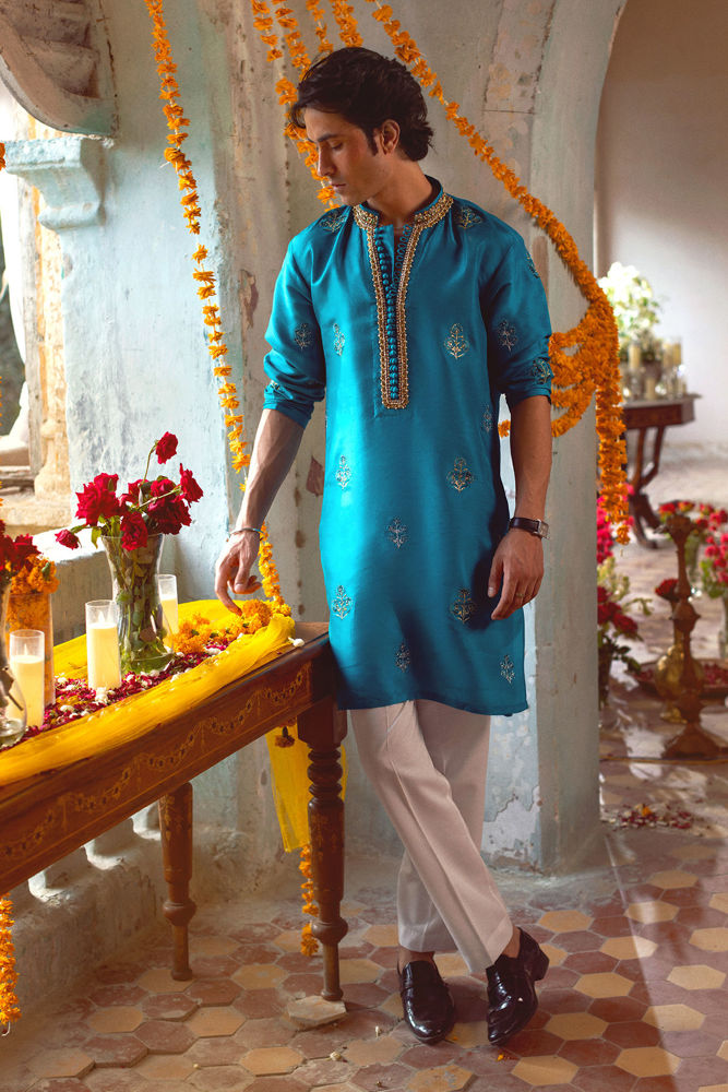 Razib | Annus Abrar - Women's clothing Designer